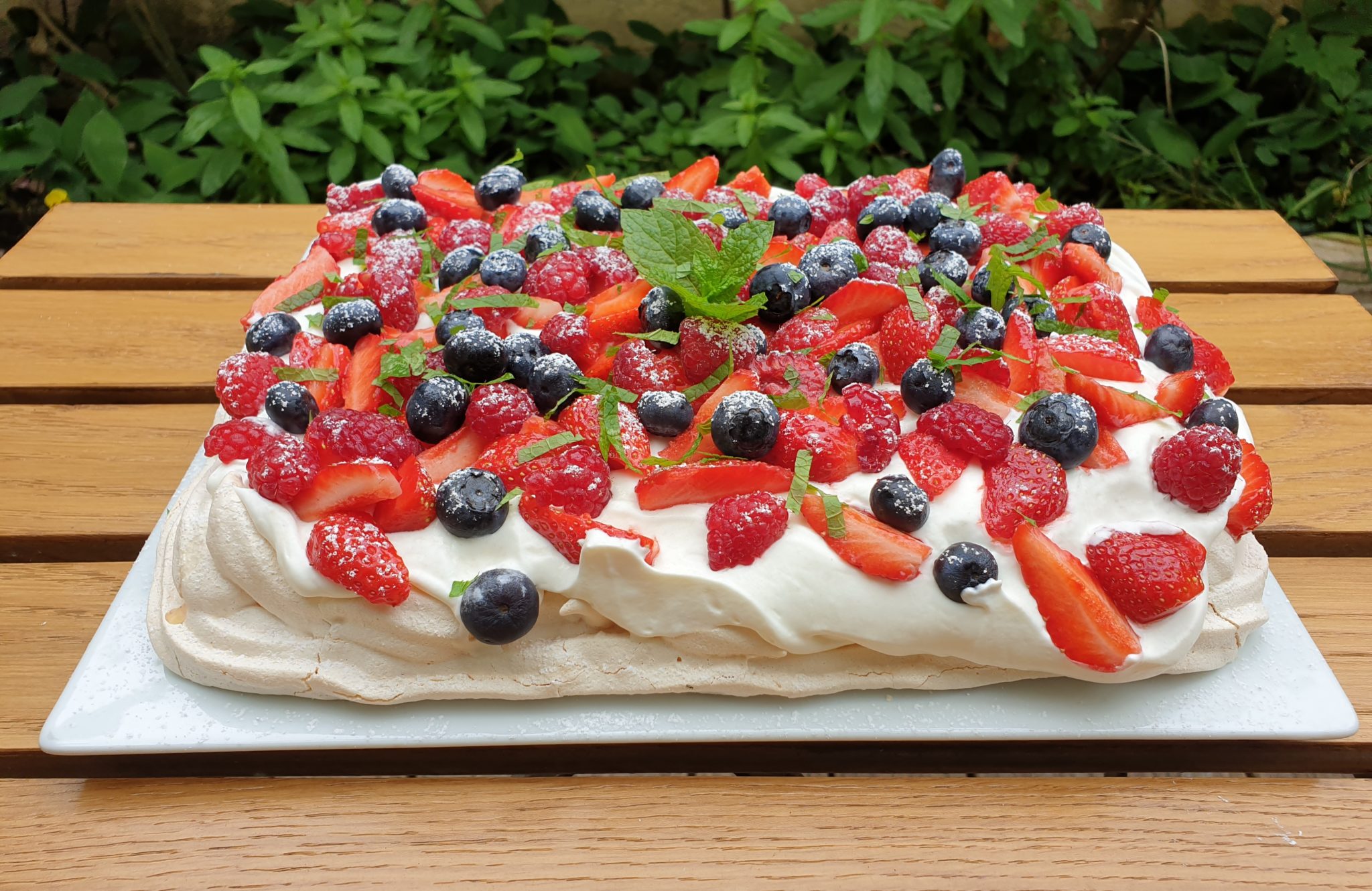 Pavlova aux fruits rouges | Papilles à l'affût